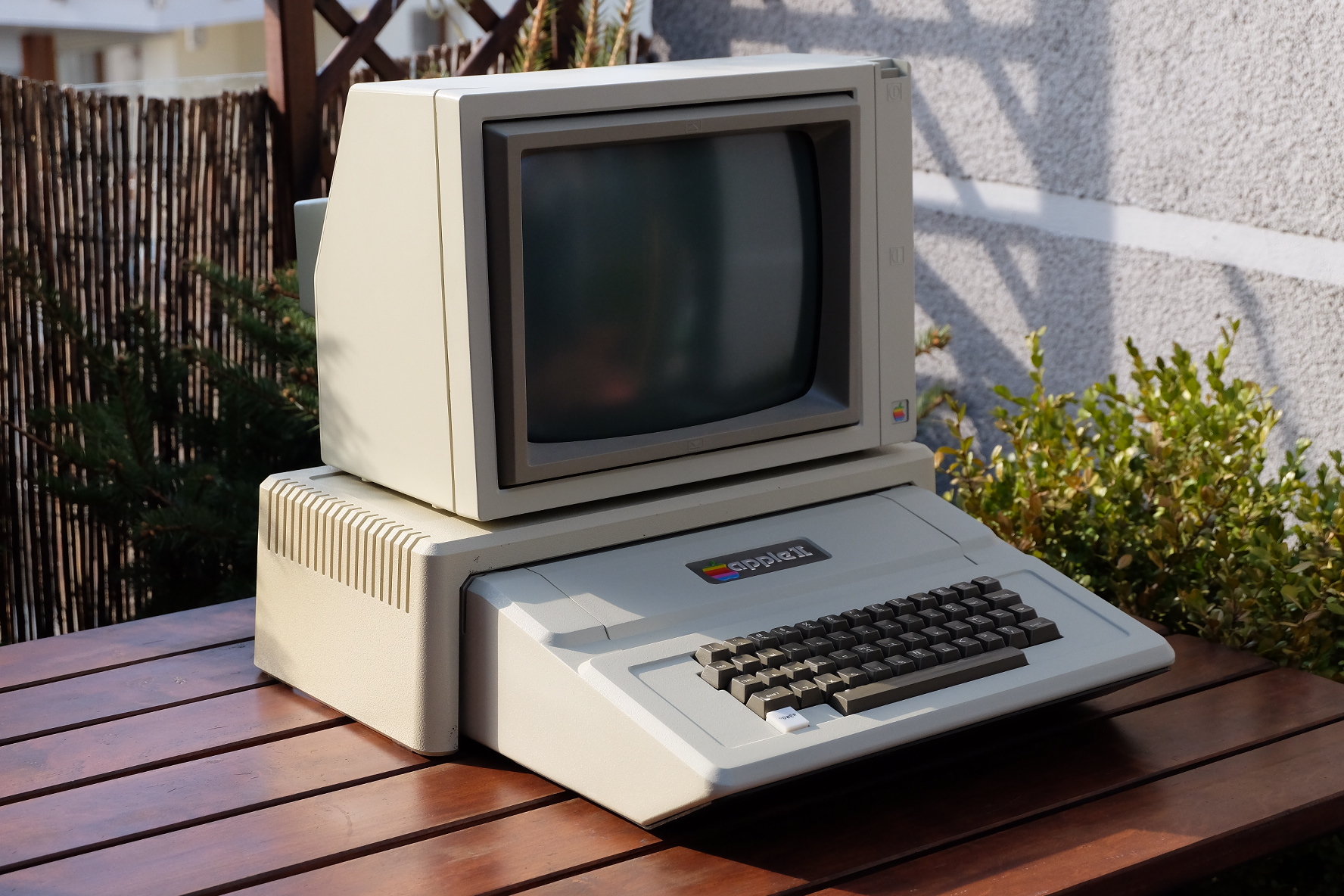 Apple II Never Trust A Computer You Can t Lift Apple II Never Trust A Computer You Can t Lift