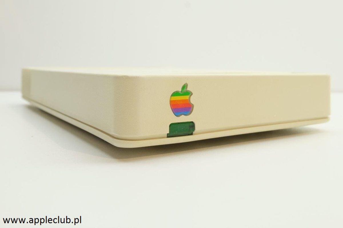 Apple Modems – Never trust a computer you can't lift!