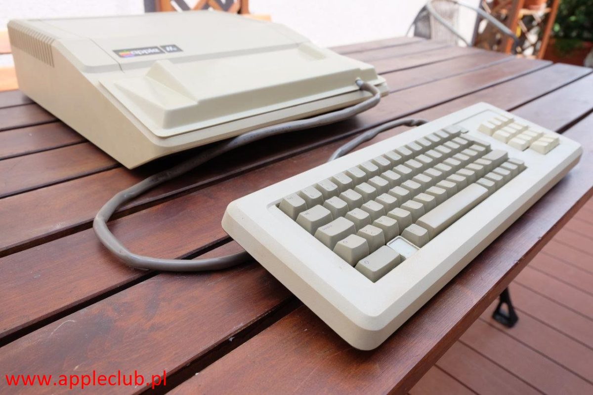 Apple IIe External keyboard – weird thing – Never trust a computer you ...